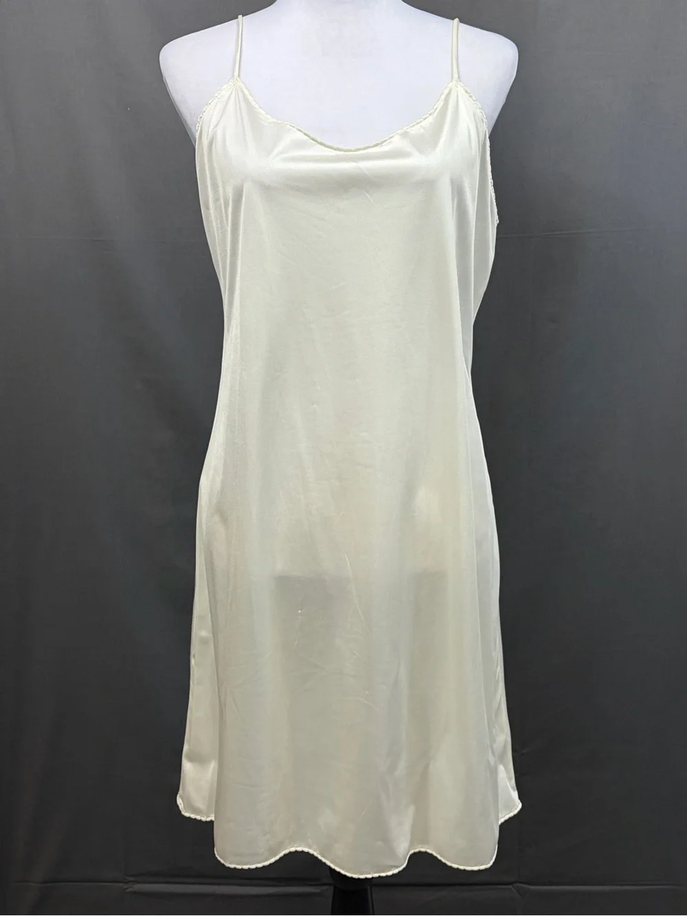 Vanity Fair | Intimates & Sleepwear | Vintage Vanity Fair Ivory Full ...